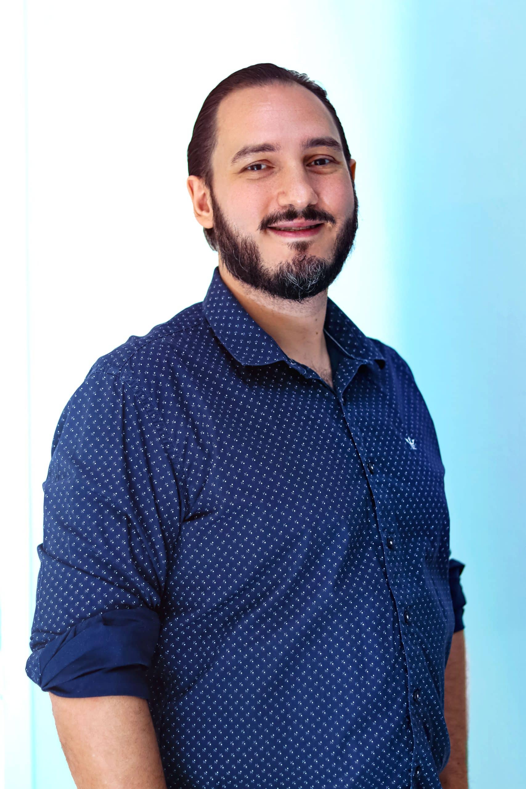 Sobre – Dr. Gibran Rufca